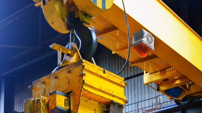 How Signaling Devices Ensure Safety During Crane Operations | EHS Today