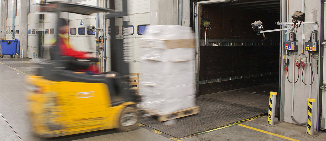 Forklift Safety: Tips on Operator and Employee Training [Infographic ...
